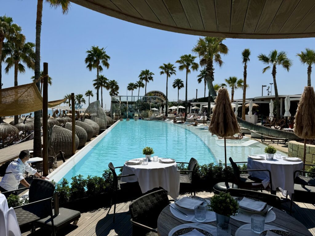 Marina Beach Club Valencia, Where Luxury Meets Vibrance